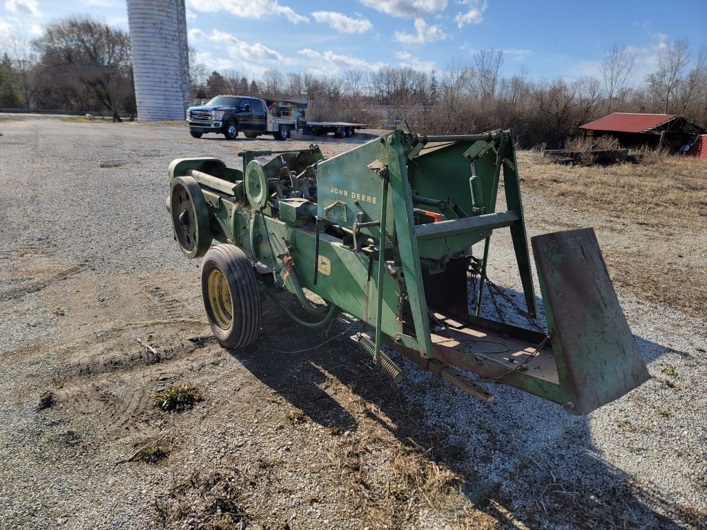 John Deere 24T Square Baler - Wilson National