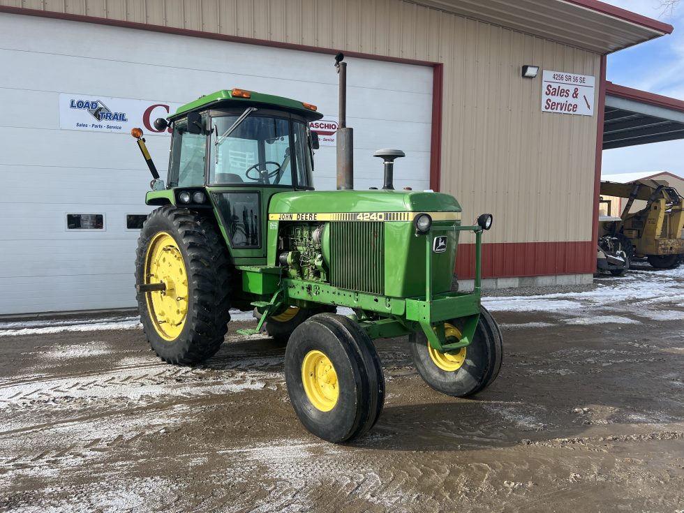 John Deere 4240 Tractor - Wilson National