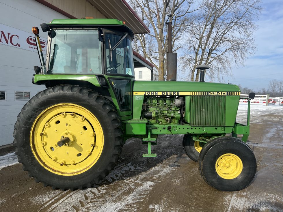 John Deere 4240 Tractor - Wilson National