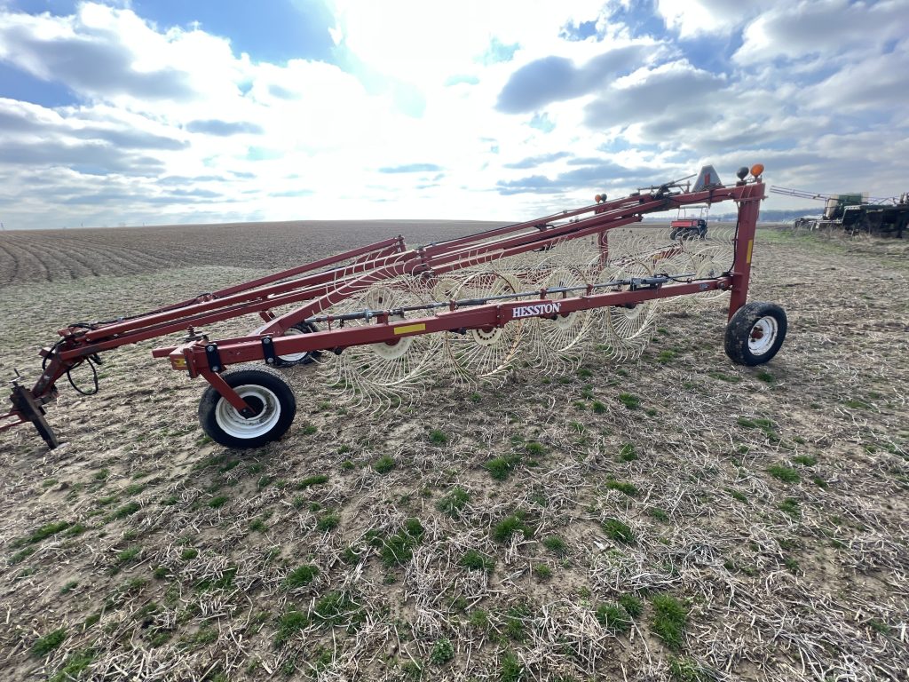 Hesston 11 Wheel Rake - Wilson National