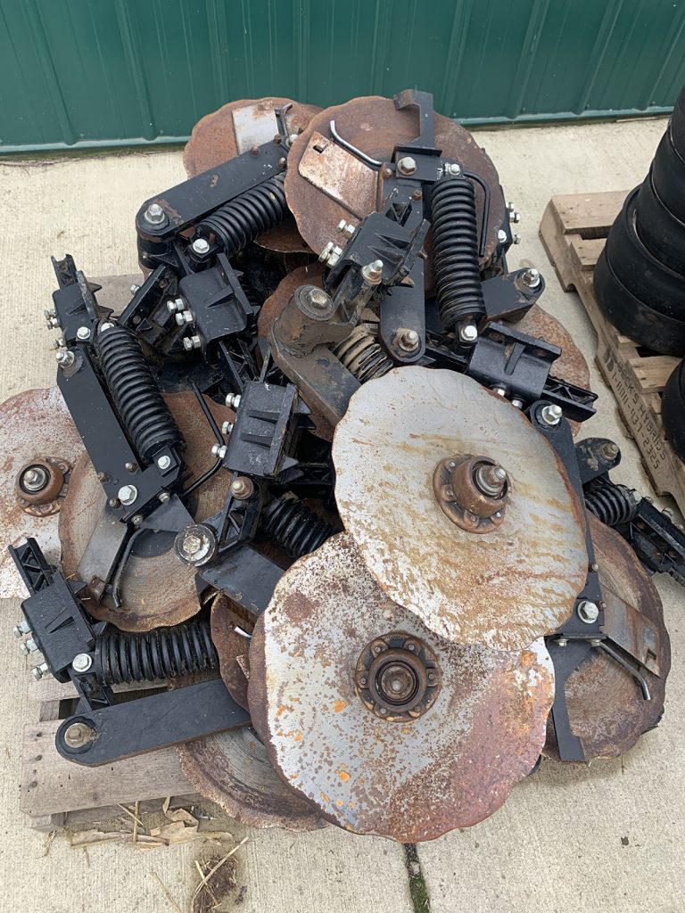 (16) Kinze Single Disk Fertilizer Openers - Wilson National