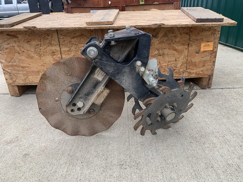 (16) Kinze Combination Row Cleaner - Wilson National