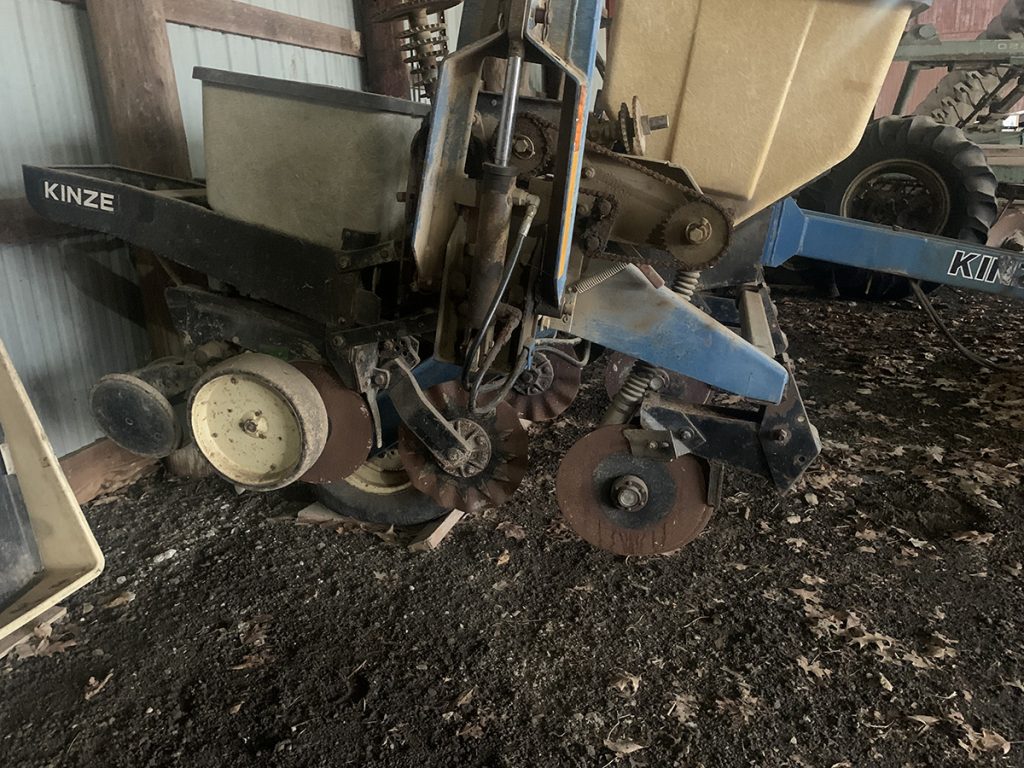 Kinze 6 Row Corn Planter - Wilson National