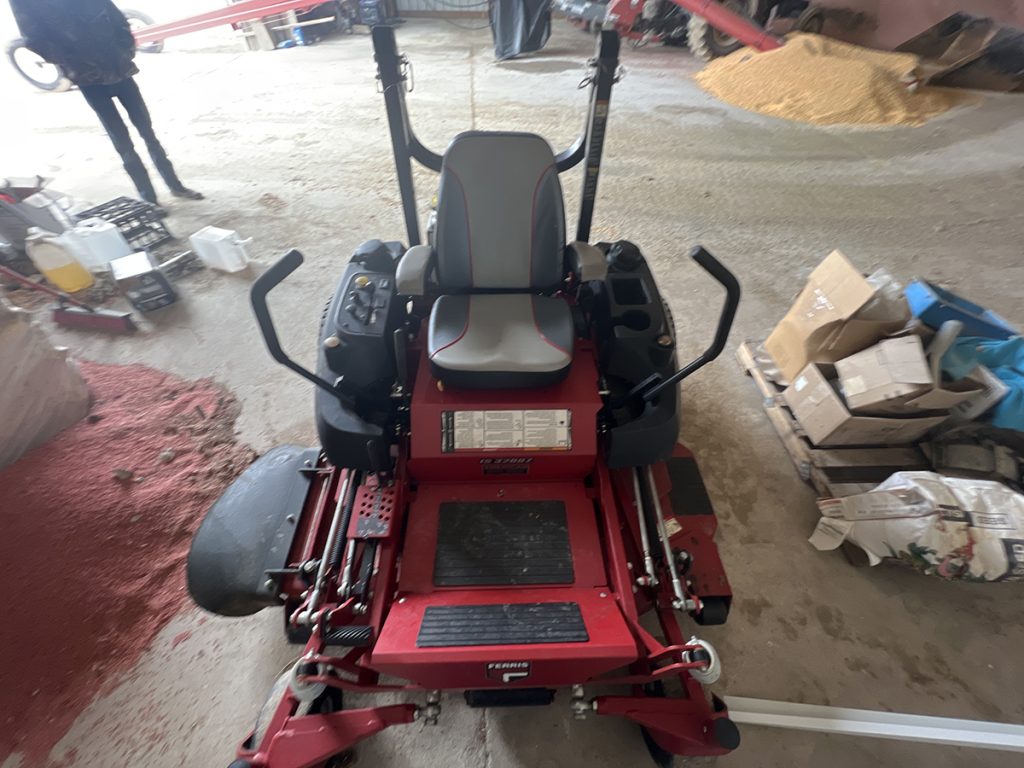 Ferris IS3200Z Zero Turn Lawn Mower - Wilson National