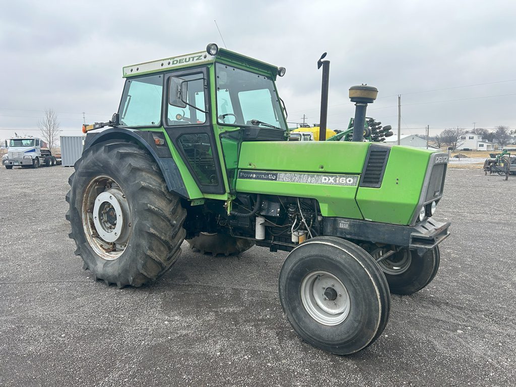 Deutz DX 160 tractor