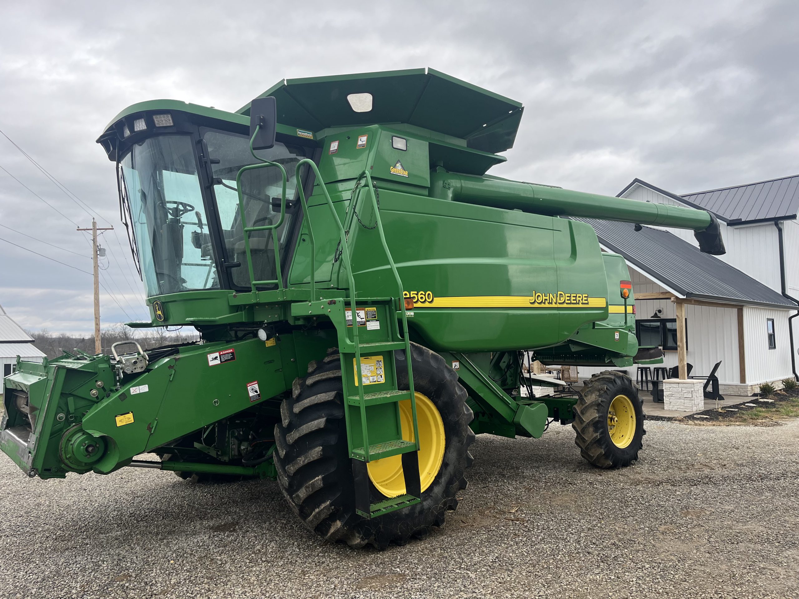 9560 John Deere Combine