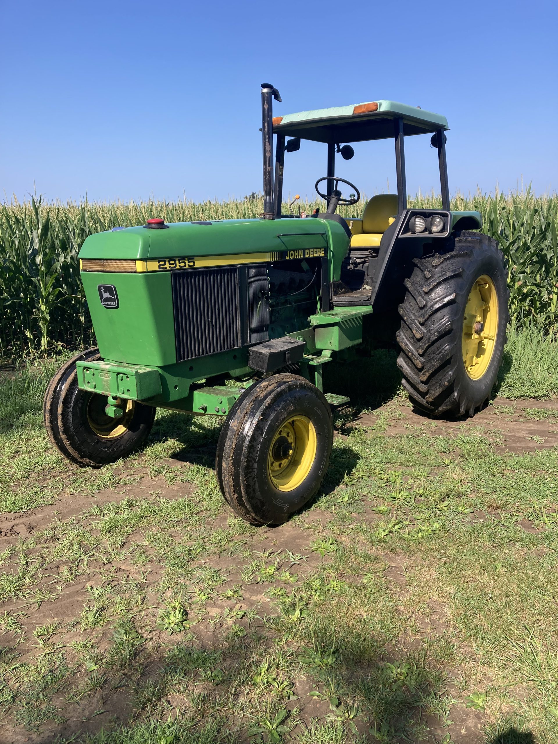 John Deere 2955 Tractor