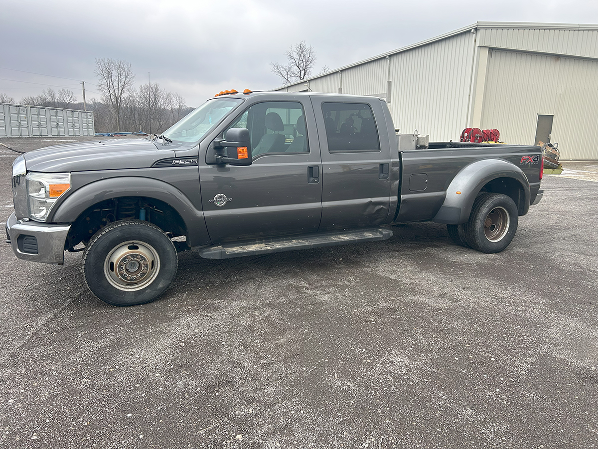2015 Ford F350 Dually Diesel pick up truck