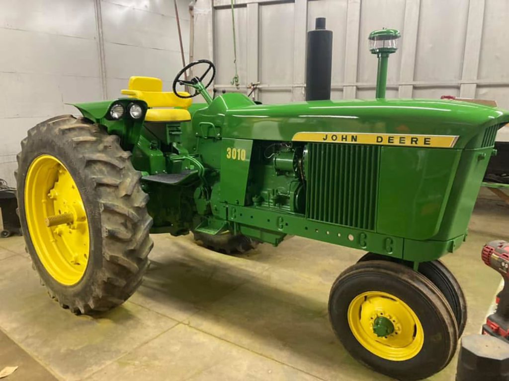 1961 JD 3010 tractor