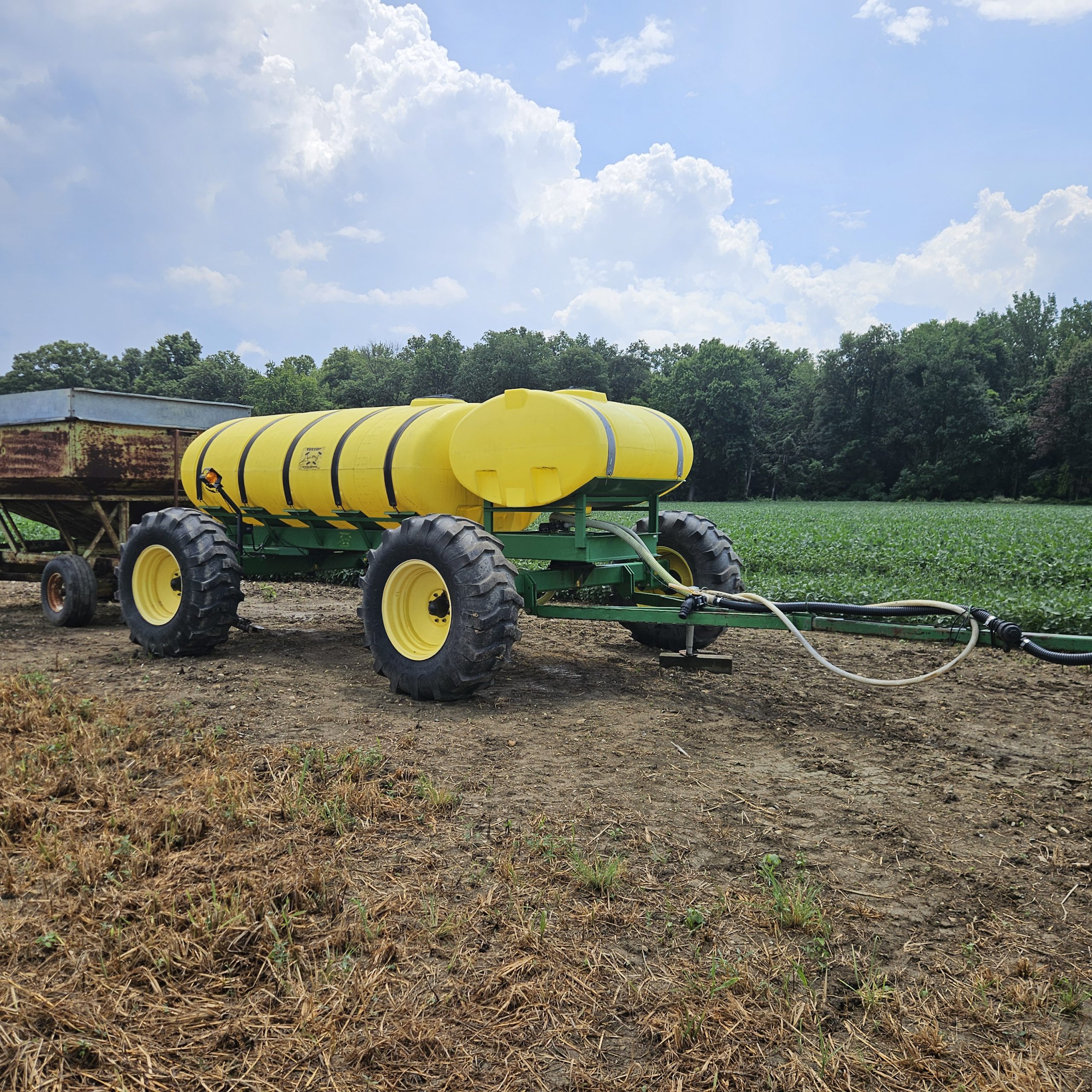 Yetter All Steer Fertilizer Cart