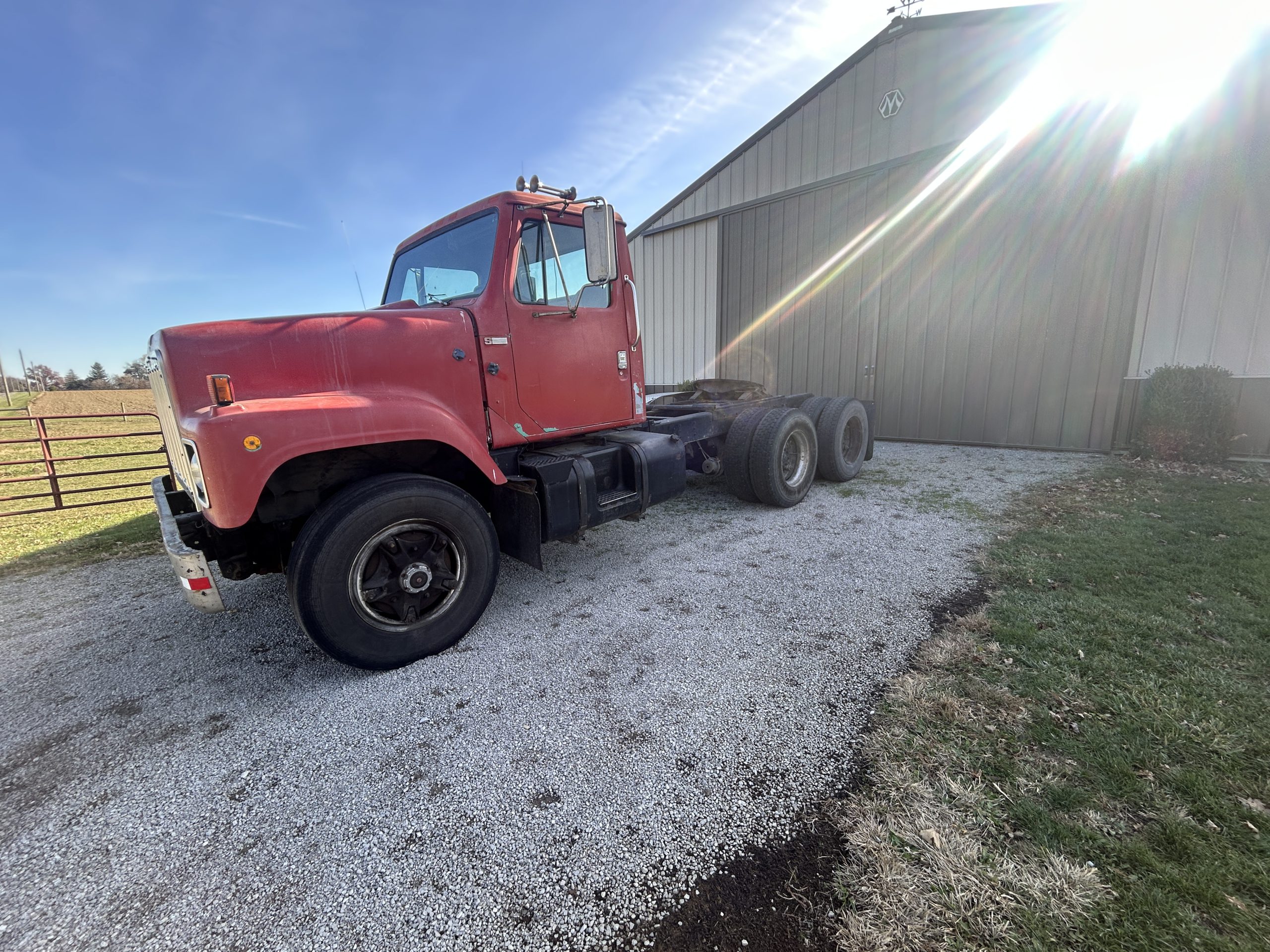 1980 International LoadStar semi tractor