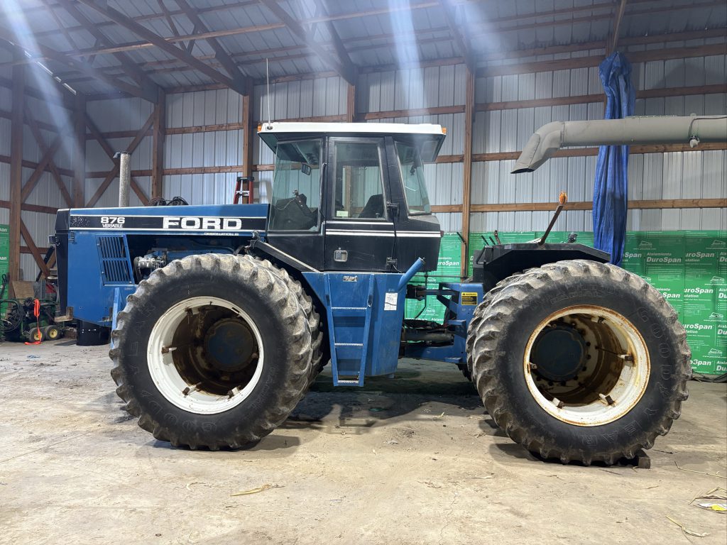 1991 Ford 876 Versatile Tractor